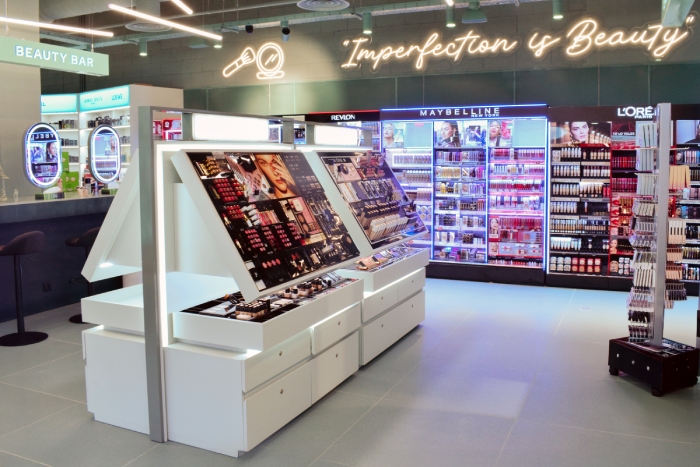 Júlia Young llega al centro comercial Westfield Glòries